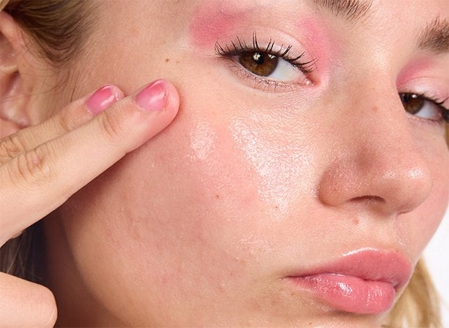Explora los primers para un maquillaje de larga duración - Maybelline