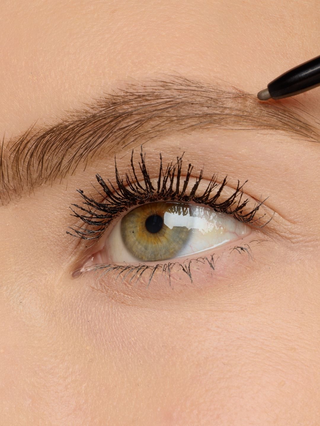 Cómo lograr cejas tupidas: Tutorial paso a paso, Maybelline